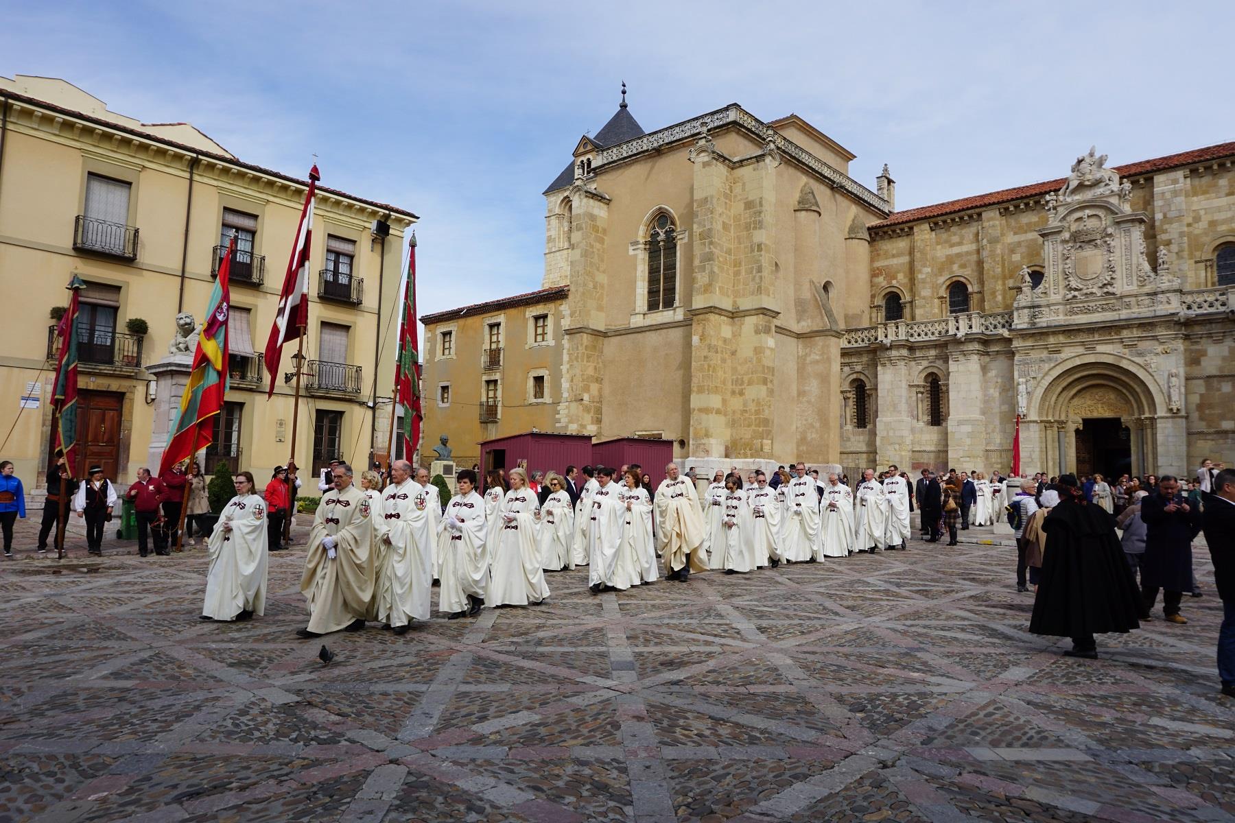Estatua de Alfonso IX en León – Asociación Alfonso IX